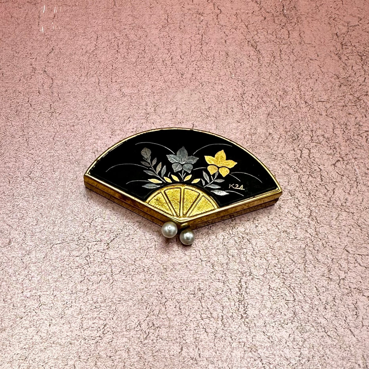 Vintage Japanese Fan Compact | Dwell and Adorn